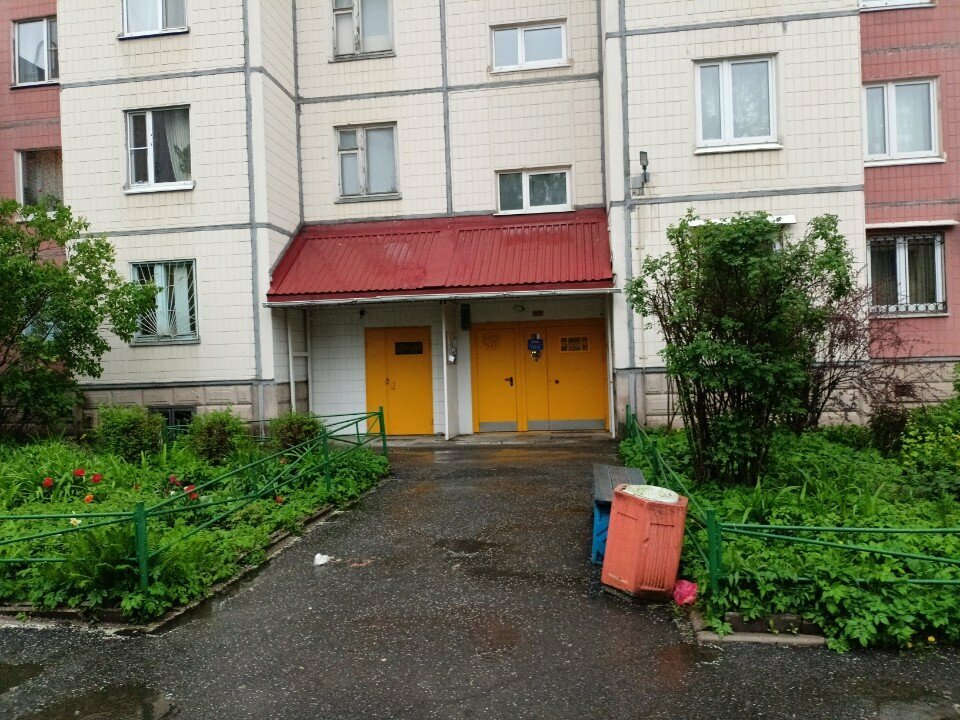 Bina, site yönetimi TSZh Neva-68, Saint‑Petersburg, foto