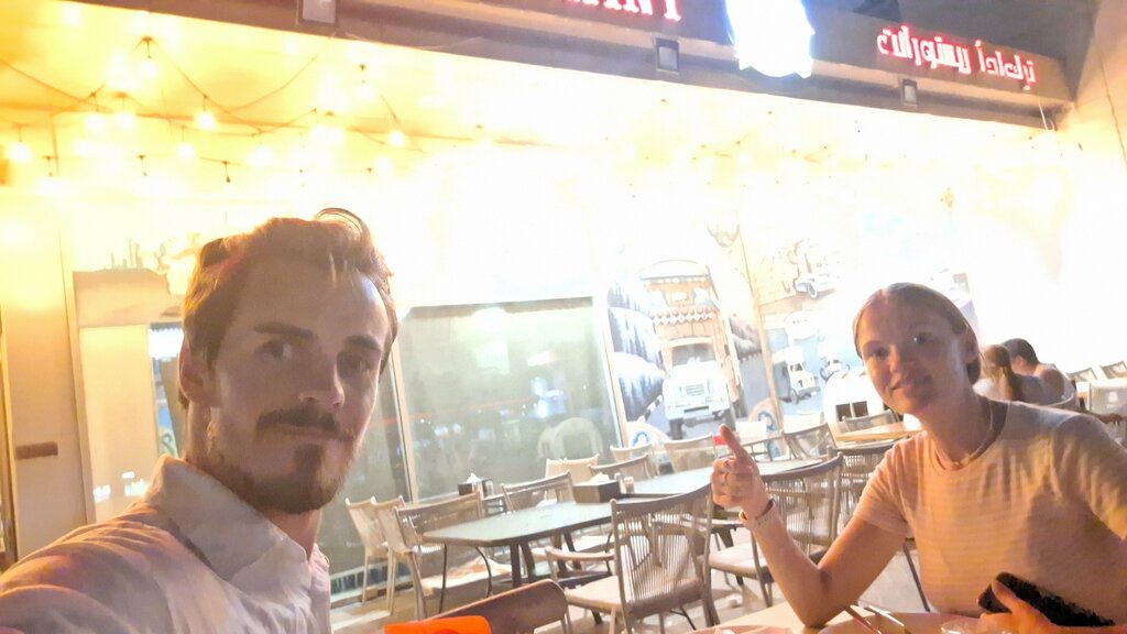 Restoran Truck Adda Restaurant, Dubai, foto
