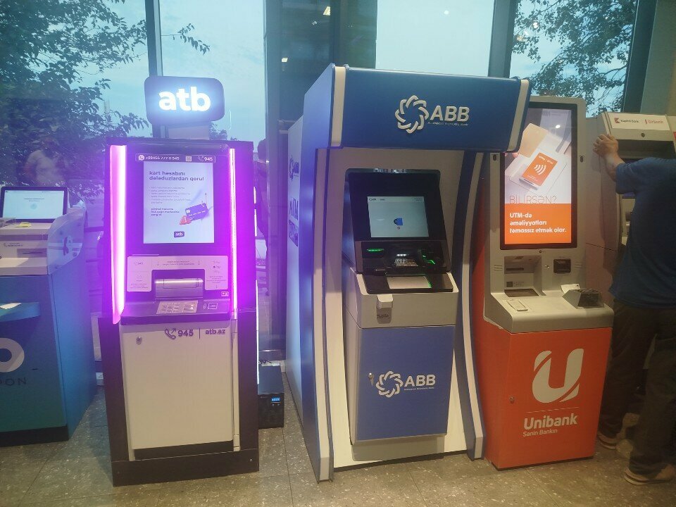 ATM'ler ABB, Bakü, foto