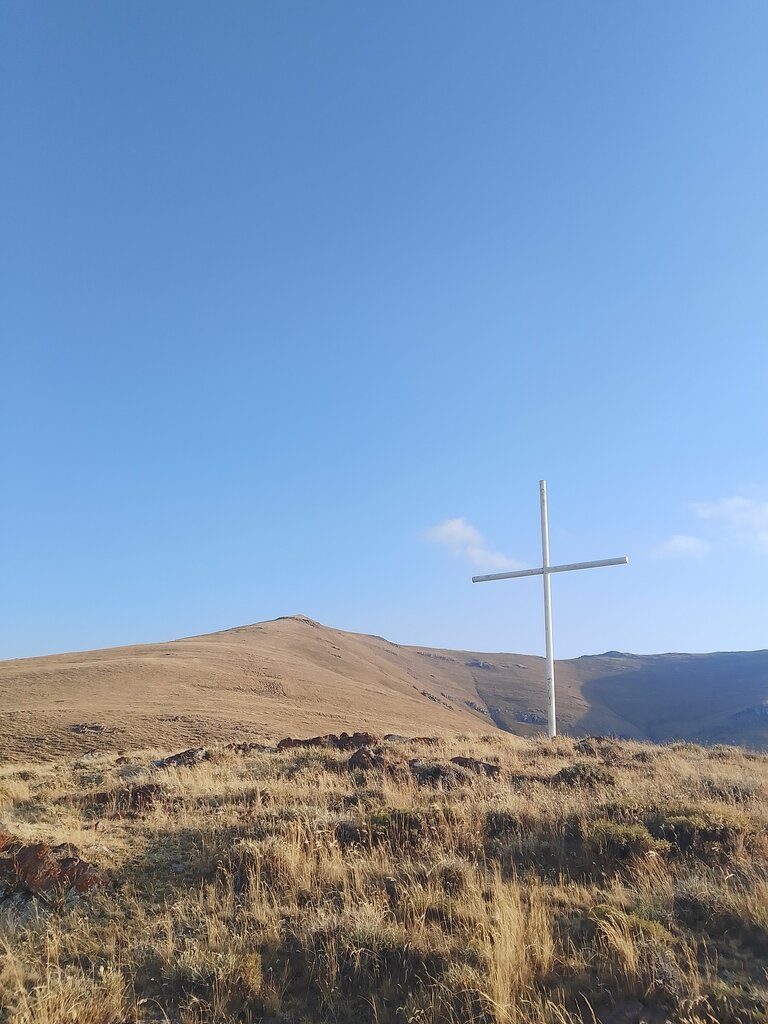 Dağ zirvesi Dzorac, Geğarkunik, foto