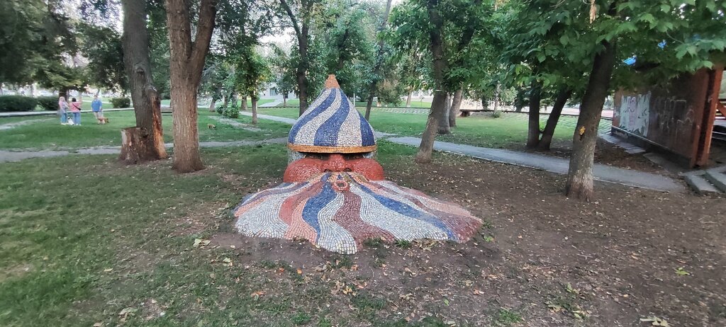 Park, sokak heykeli Каменная фигура Голова богатыря, Samara, foto
