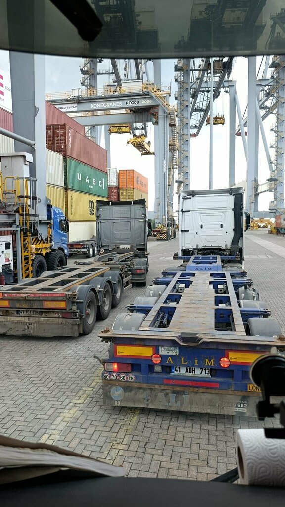 Deniz ve nehir iskeleleri DP World Yarımca, Körfez, foto