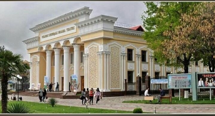 Tiyatrolar Z.M. Babur Andican Vilayet Tiyatrosu, Andican, foto