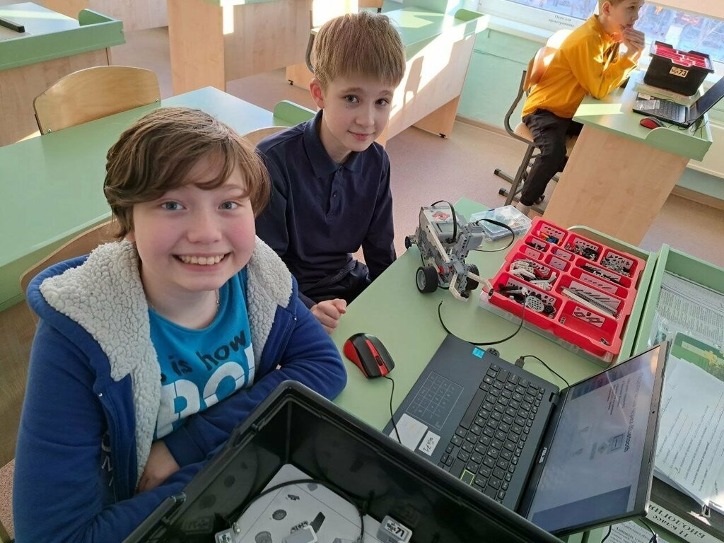 Çocuk gelişim merkezleri Shkola robototekhniki i programmirovaniya Liga Robotov, Krasnodar, foto