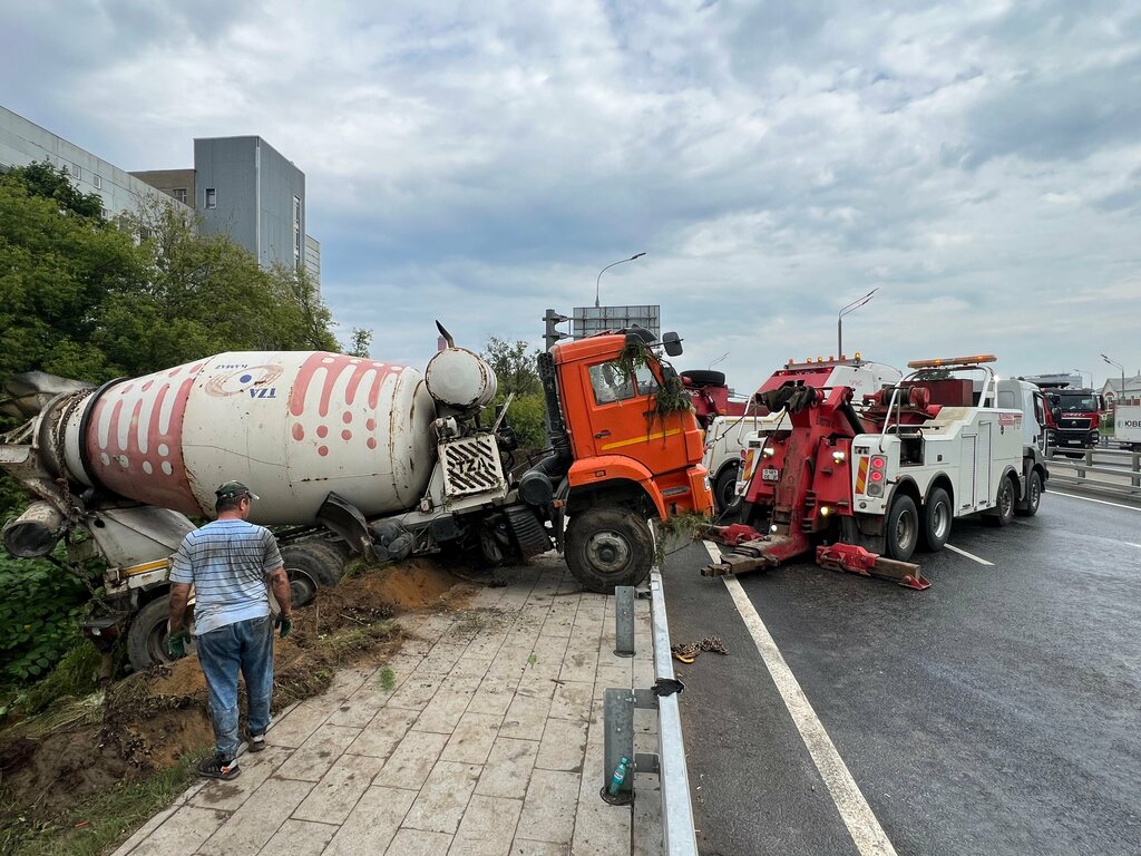 Çekici hizmeti Spline-Trans, Moskova ve Moskovskaya oblastı, foto