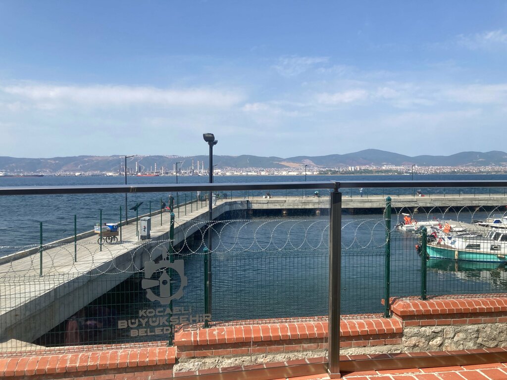 Yüzme havuzları Aquapark Degirmendere, Gölcük, foto