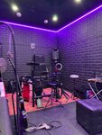 Treefold Base (ulitsa Parizhskoy Kommuny No:44), müzik okulları ve konservatuarlar  Krasnoyarsk'tan