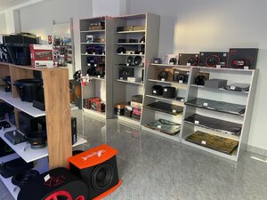 Svarog Sound (prospekt Uritskogo No:51), oto ses sistemleri  Luga'dan