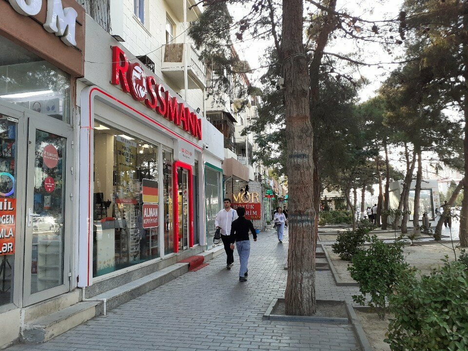 Kozmetik ve parfümeri mağazaları Rossmann, Bakü, foto