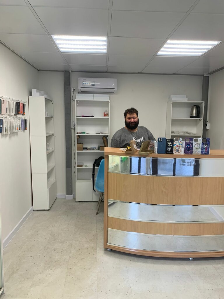 Telefon tamir servisi Cyberdyne Systems, Soçi, foto