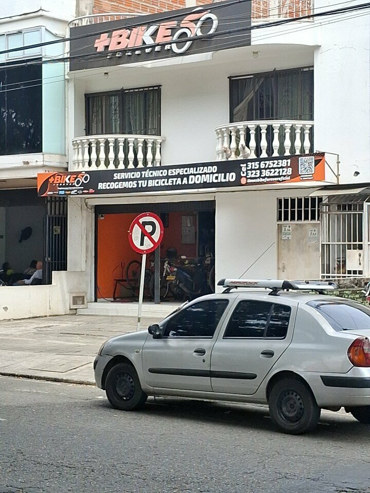 Otomobil servisi + Bike, Cali, foto