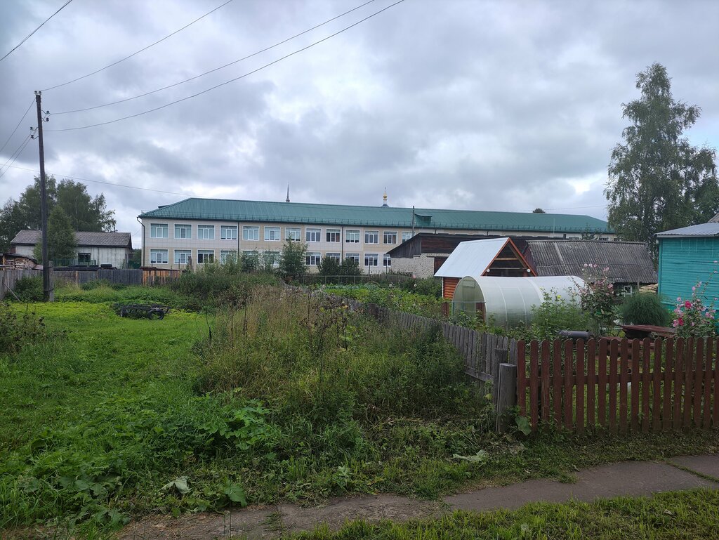 Ortaokul Moku Srednyaya obshcheobrazovatelnaya shkola pgt Lalsk, Kirovskaya oblastı, foto