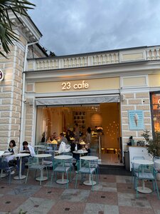 23 Cafe (набережная имени В.И. Ленина No:11), restoran  Yalta'dan