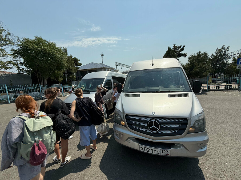 Şehiriçi yolcu taşımacılığı Transfernaya kompaniya Region-093, Gelencik, foto