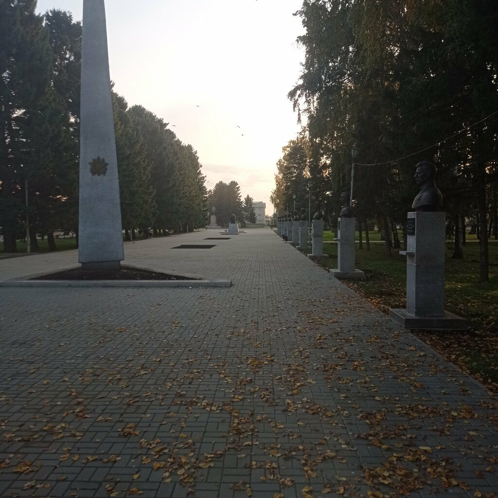 Anıt, heykel Аллея Героев Советского Союза, Altayski krayı, foto
