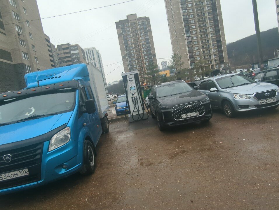 Elektrikli oto şarj istasyonları Punkt E, Ufa, foto