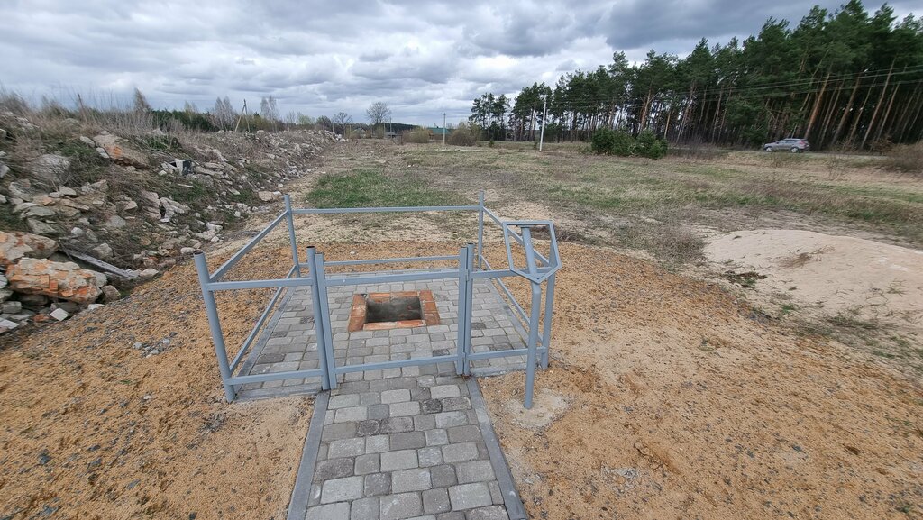 Turistik yerler Пункт геодезической Дуги Струве Белин, Brestskaya oblastı, foto
