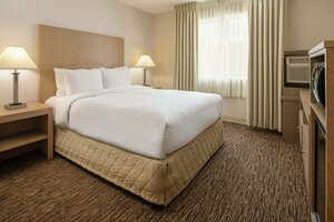 DoubleTree by Hilton Portland - Tigard (Oregon, Washington County, Tigard), otel  Tigard'dan