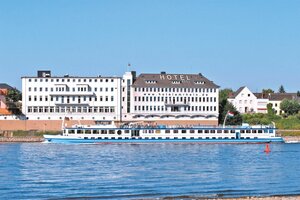 Hotel am Rhein - Wesseling (North Rhine-Westphalia, Rhein-Erft-Kreis, Wesseling, Auf dem Rheinberg, 3), otel  Wesseling'den