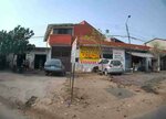 Justin V (Santa Cruz de la Sierra, Distrito Municipal 4, Avenida Mario R. Gutierrez), oto döşeme  Santa‑Krus'tan