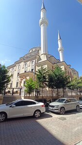 Cumhuriyet Mahallesi Merkez Cami (İstanbul, Bahçelievler, Cumhuriyet Mah., Bereket Sok., 25), cami  İstanbul'dan