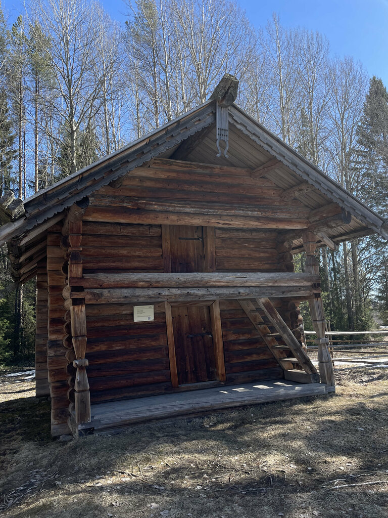 Turistik yerler Амбар двухэтажный с галереей из деревни Архангело, Arhangelskaya oblastı, foto