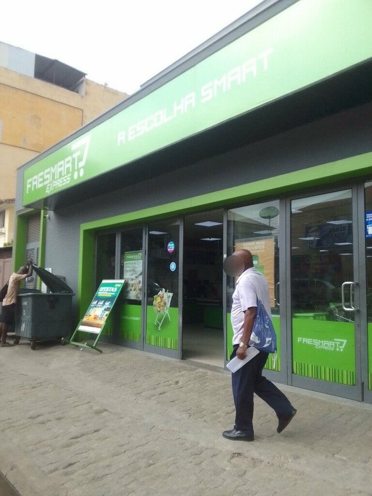 Süpermarket Fresmart, Loanda, foto