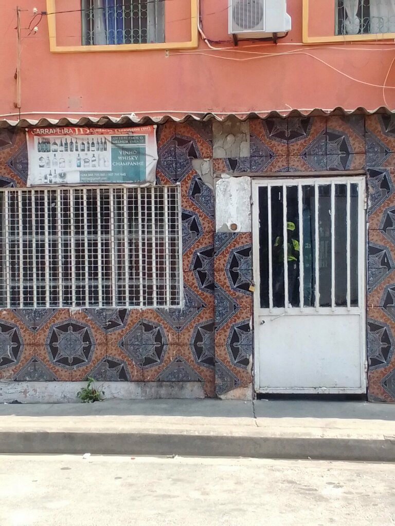 Alkollü içecekler Garrafeira, Loanda, foto