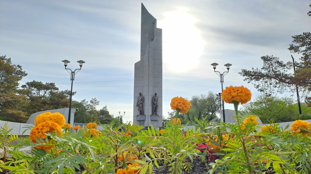 Anıt, heykel Мемориал Слава героям, Omsk, foto