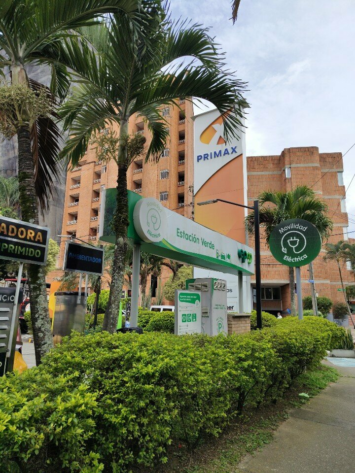Benzin istasyonu Green epm Station, Medellin, foto