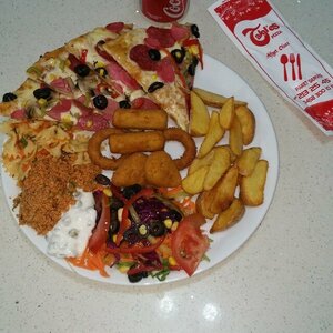 Takıles (Bayburt, Bayburt Merkez , Akşemsettin Cad., 8), pizzacılar  Bayburt'tan