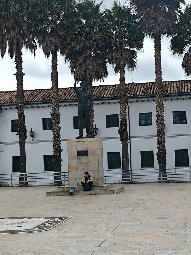 Anıt, heykel Luis Carlos Galán Sarmiento Monument, Bogota, foto