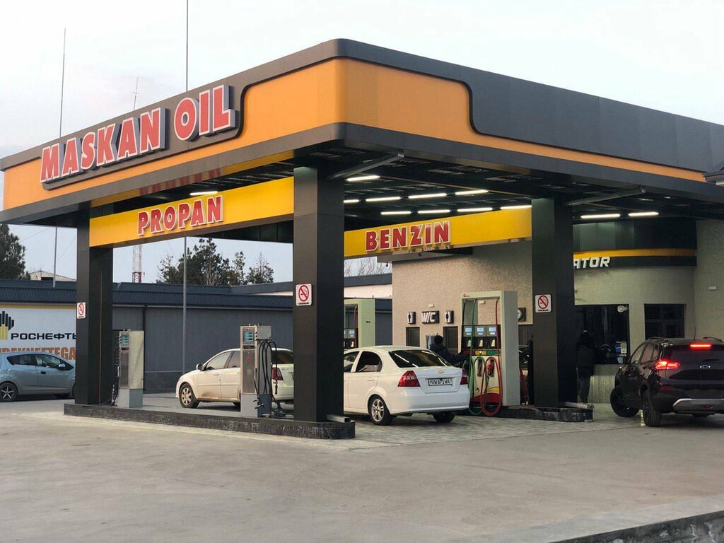 Benzin istasyonu АЗС, Karşı, foto