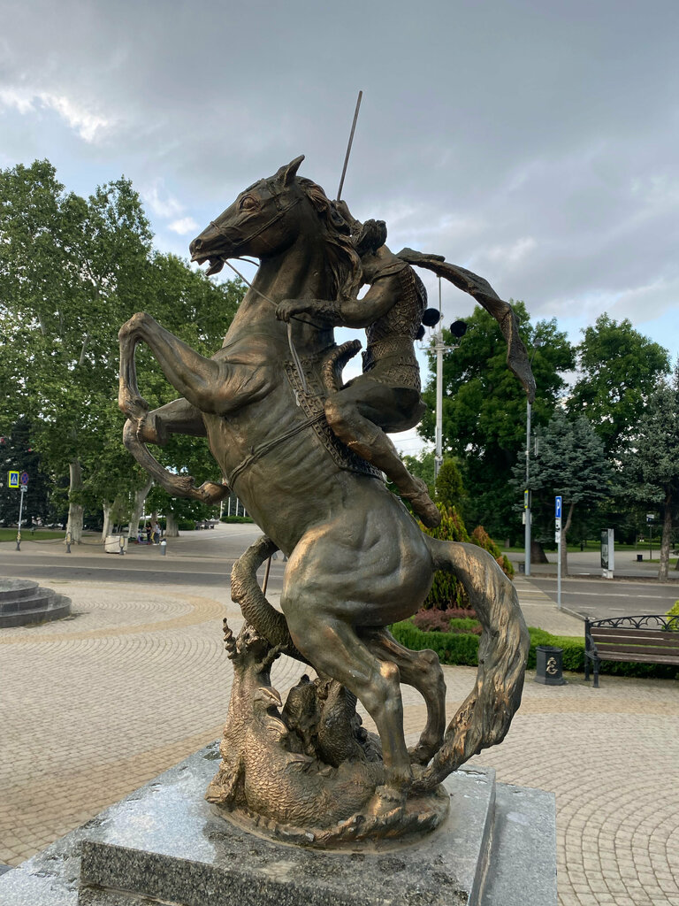 Anıt, heykel Александр Невский, Krasnodar, foto