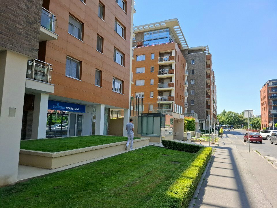 Emlak ofisi Eminent Nekretnine, Belgrad, foto