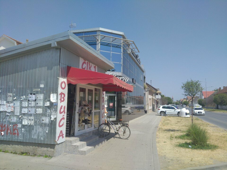 Ayakkabı mağazaları Cik, Güney Backa İlçesi, foto
