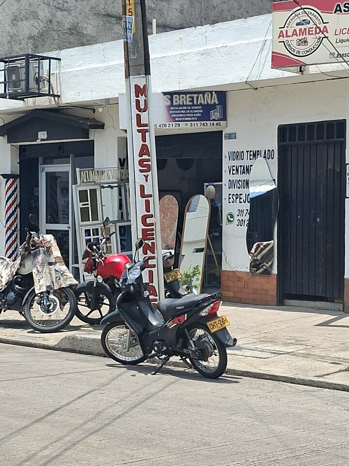 Pencere üretim, satış ve montaj firmaları Bretaña, Cali, foto