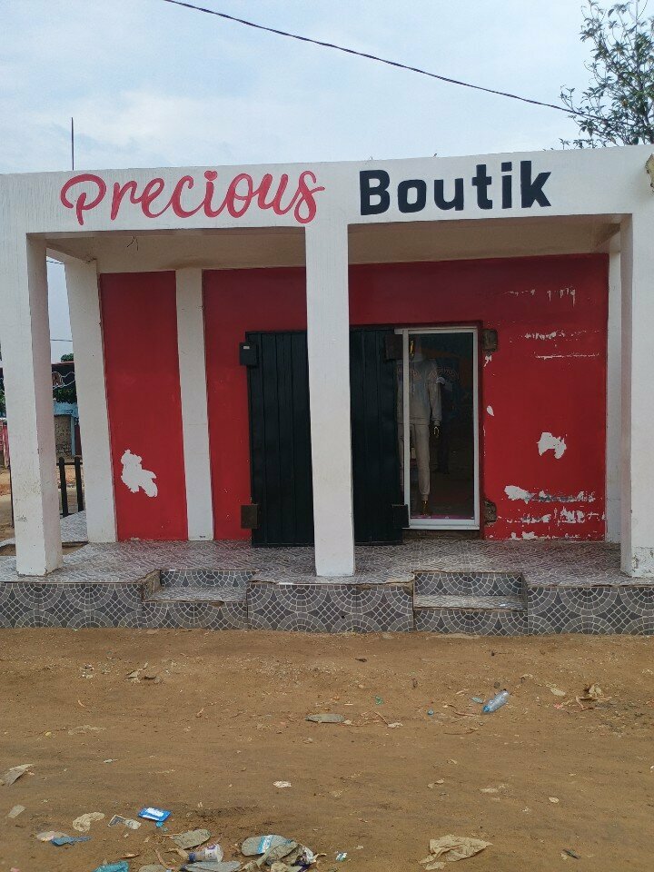 Dış giyim mağazası Preciosos Boutik, Loanda, foto