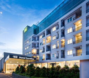 Hotel Santika Mega City Bekasi (West Java, Bekasi, Bekasi Raya), otel  Bekasi'den