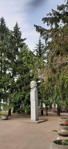 В.И. Ленин (Tver Region, Likhoslavl), anıt, heykel  Lixoslavl'dan