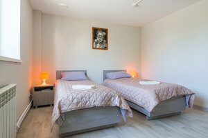 Эверест (Marposadskoye Highway No:30А, Cheboksary), otel  Cheboksary'den
