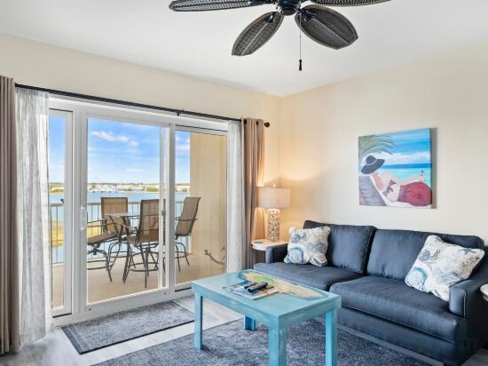 Otel Stunning Waterfront Getaway - Pool, Hot Tub, Elevator, Deck, Kuzey Carolina Eyaleti, foto