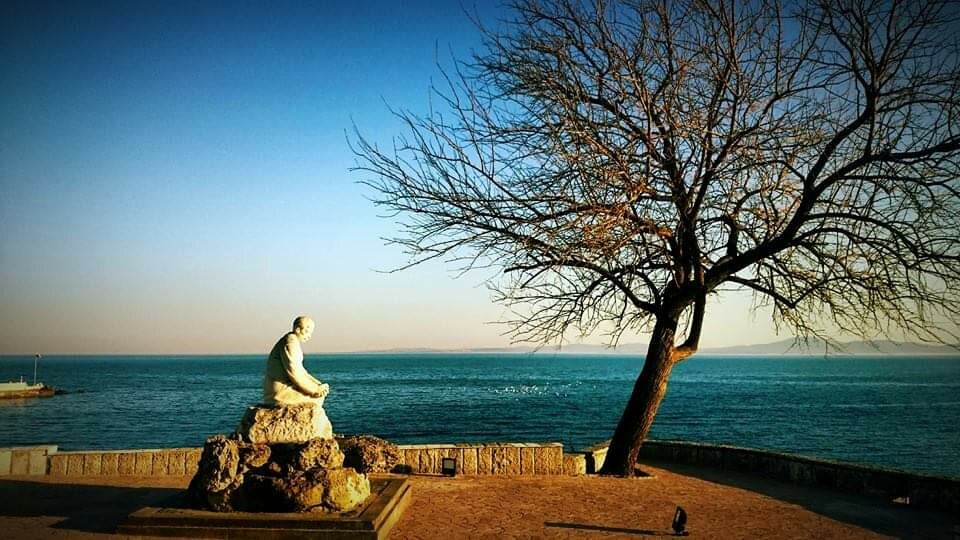 Park, sokak heykeli Памятник П. К. Яворов, Pomorye, foto