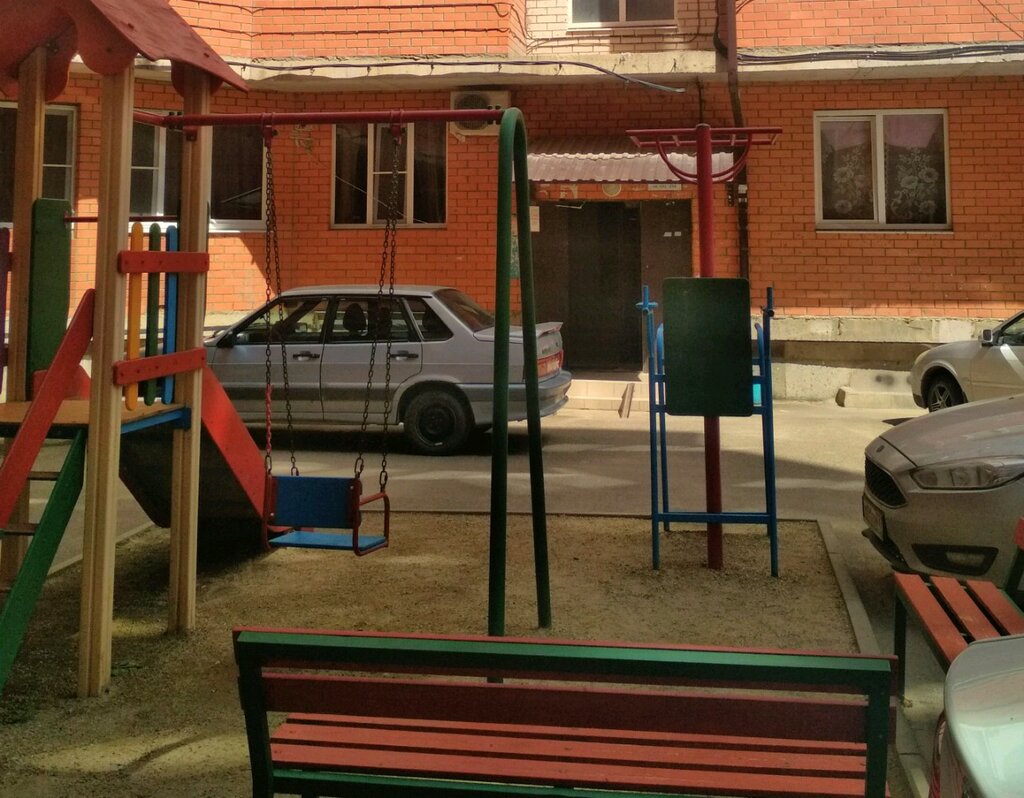 Spor alanı Спортивная площадка, Krasnodar, foto