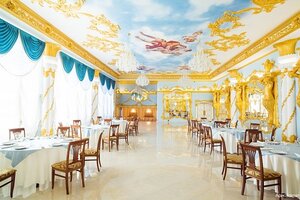 Grand hotel Aristokrat (Kostroma Region, Krasnoselskiy rayon, Borovikovskoye selskoye poseleniye, posyolok Molodyozhny), otel  Kostromskaya oblastından