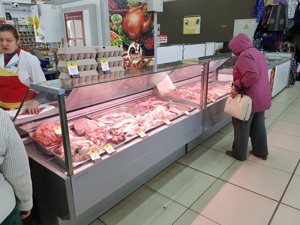 Kasap, şarküteri Ptichij dvorik, Orenburg, foto