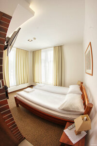 Hotel Olecki (Lesser Poland Voivodeship, Powiat Oświęcimski, Oświęcim, ulica Stanisławy Leszczyńskiej, 16), otel  Oswiecim'den
