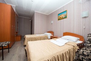 Slavutich (Красноармейская улица No:20), otel  Aluşta'dan