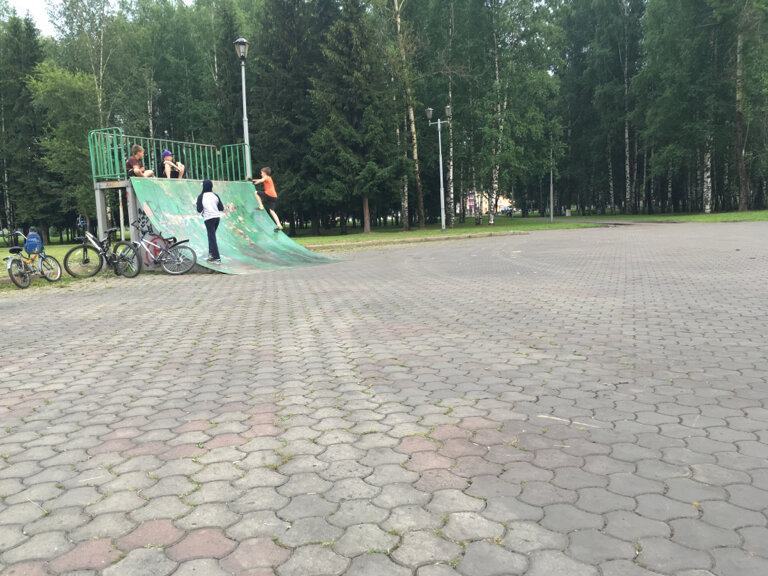 Spor alanı Скейт-парк, Mejdureçensk, foto