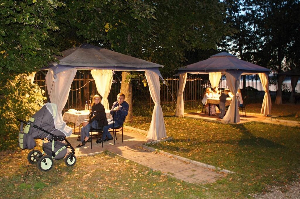 Kafe Na Naberejnoy, Kalyazin, foto